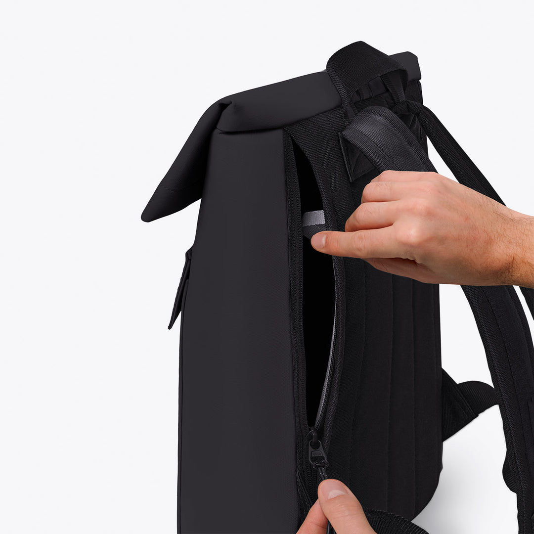 Ucon Acrobatics • Jasper Medium Backpack • Aloe Series (Black)